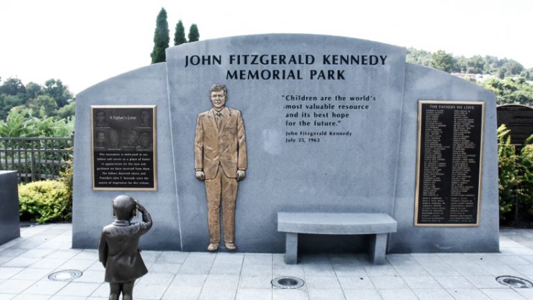 Almost Heaven Travel Guide: Morgantown, West Virginia