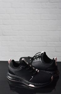Kuru ATOM Sneakers in Jet Black + Misty Lilac Review