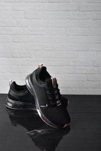 Kuru ATOM Sneakers in Jet Black + Misty Lilac Review